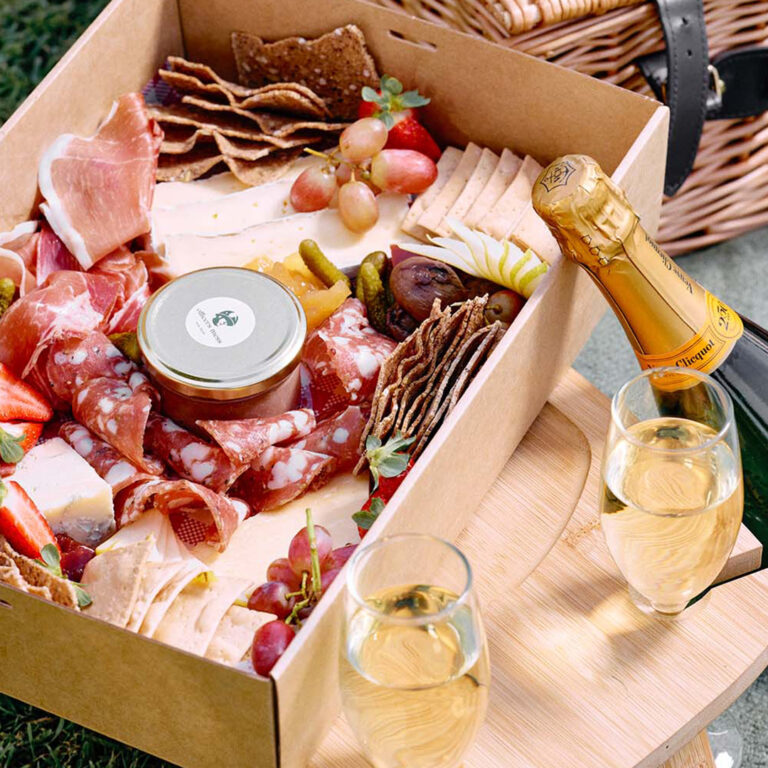 Dine & Drink in History | The Officers Mess